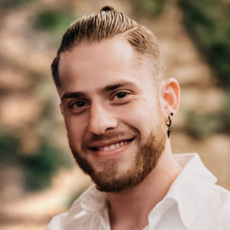 Alon Pluda | StartupHub.ai